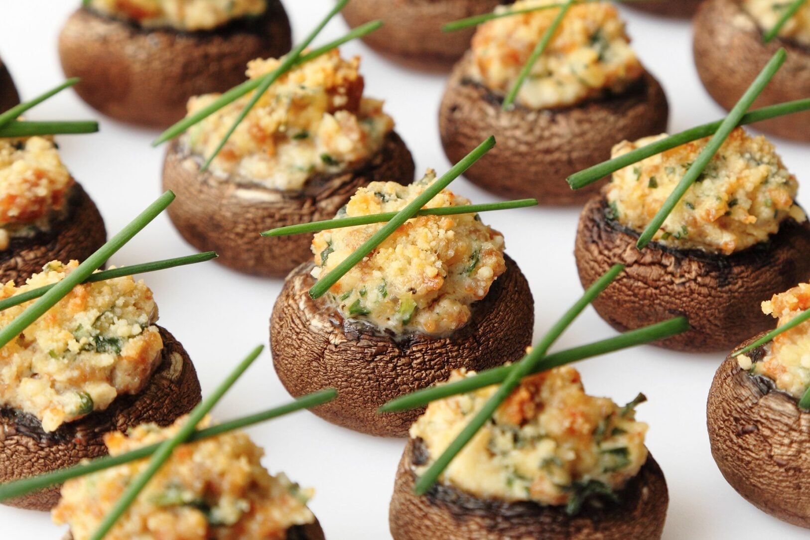 25 Cheap Appetizers for Parties on a $7 Budget