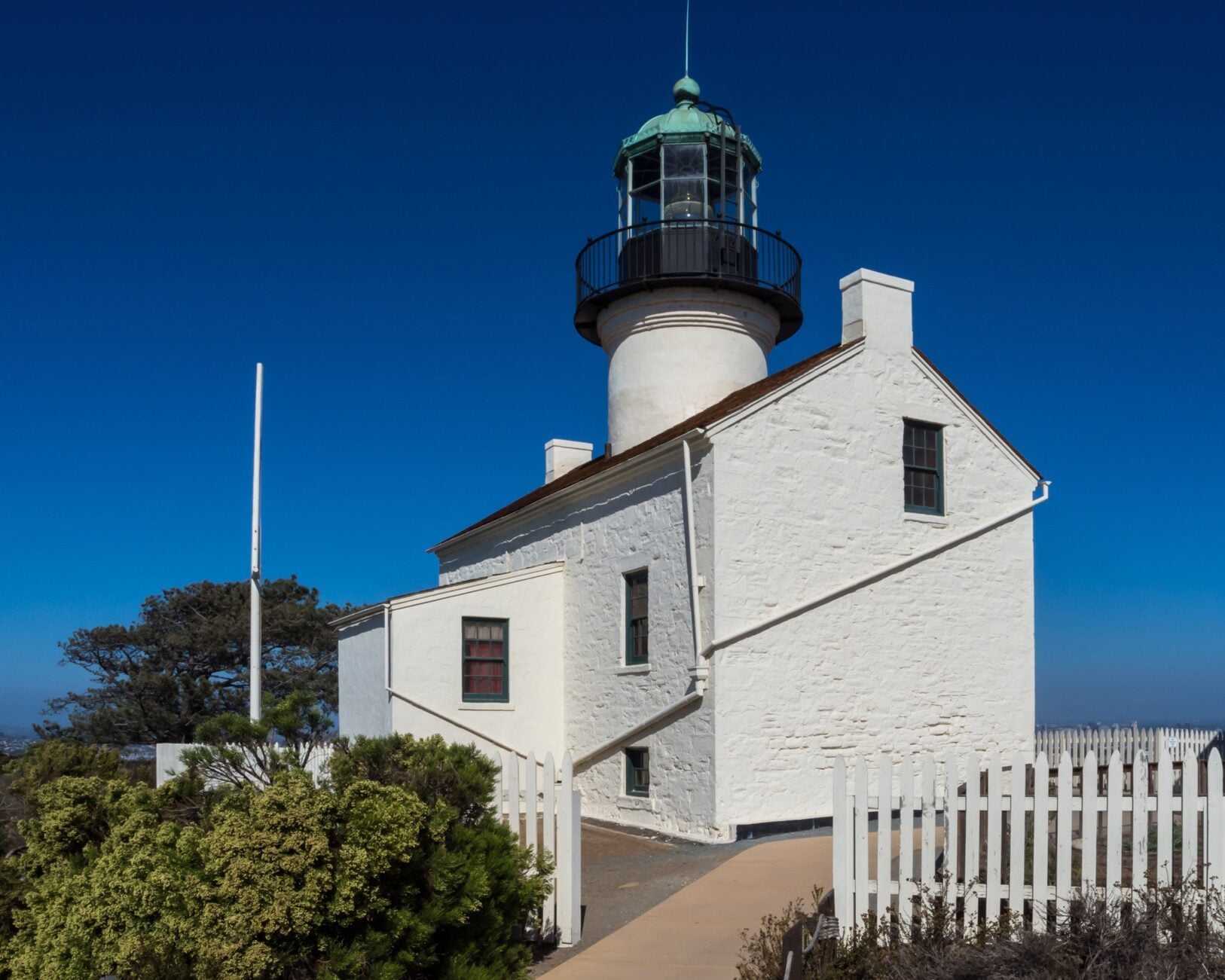 Most Beautiful Lighthouses in America Worth a Visit