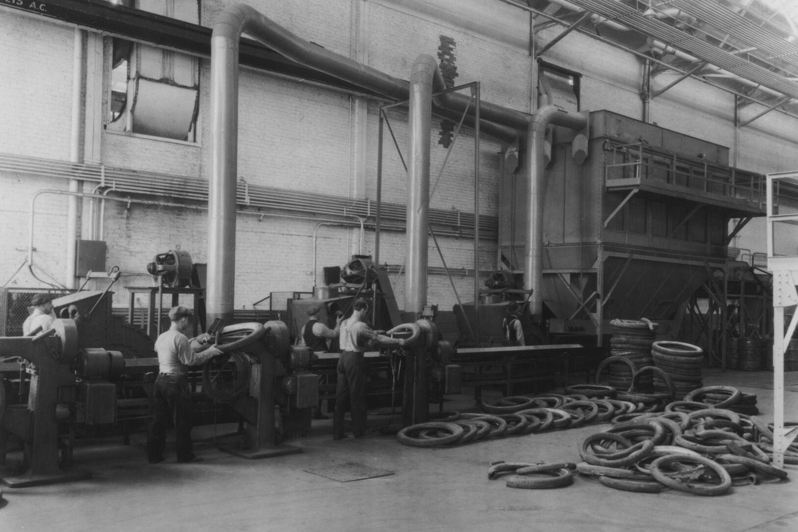 Parallels Between the 2020s and 1920s in American History