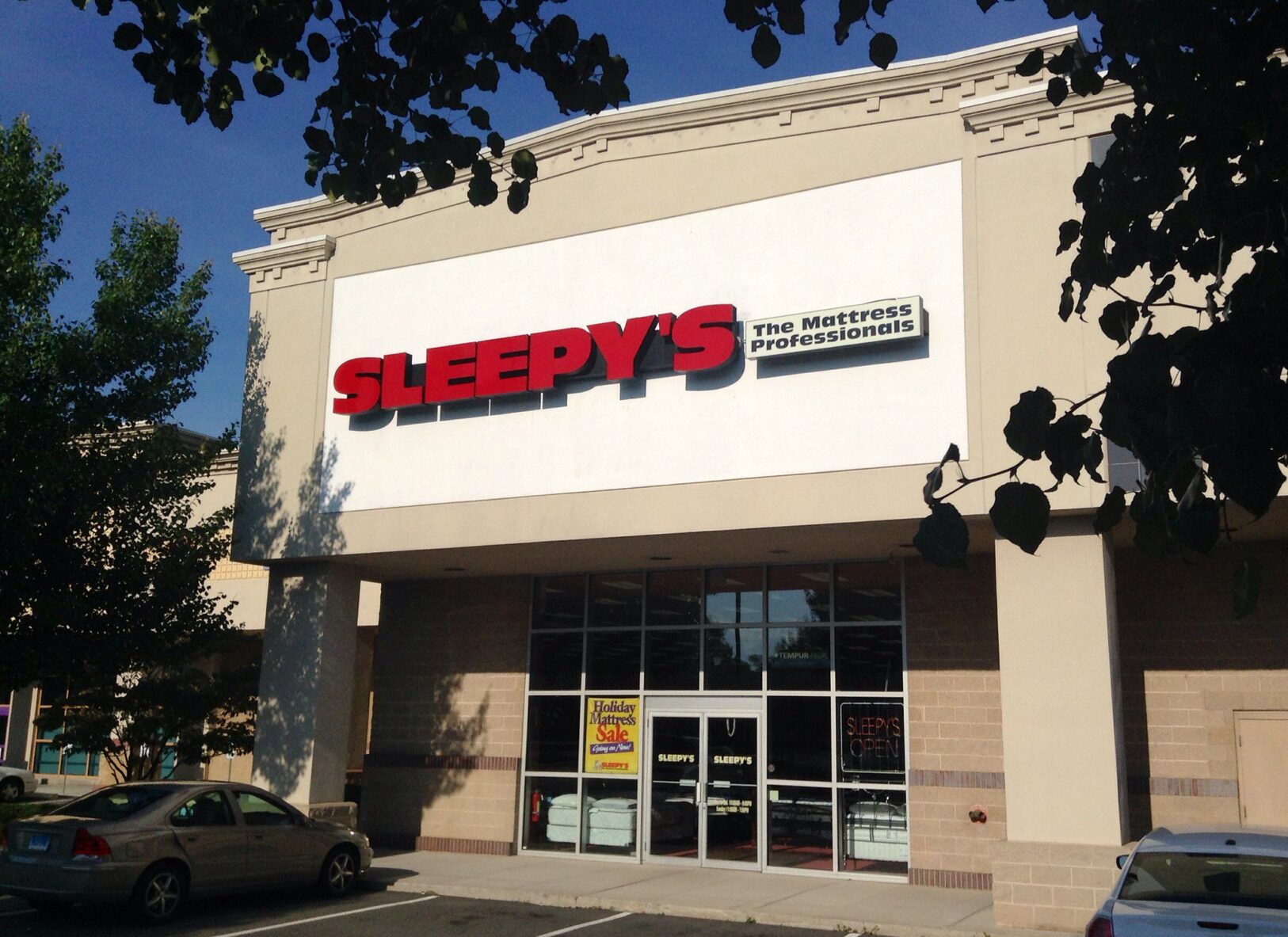 Stores That Have Closed in the Last 30 Years