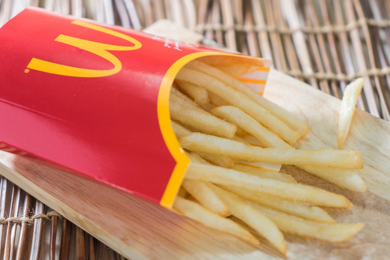Free Fast Food Deals | How To Get Freebies at McDonald's, Taco Bell & More