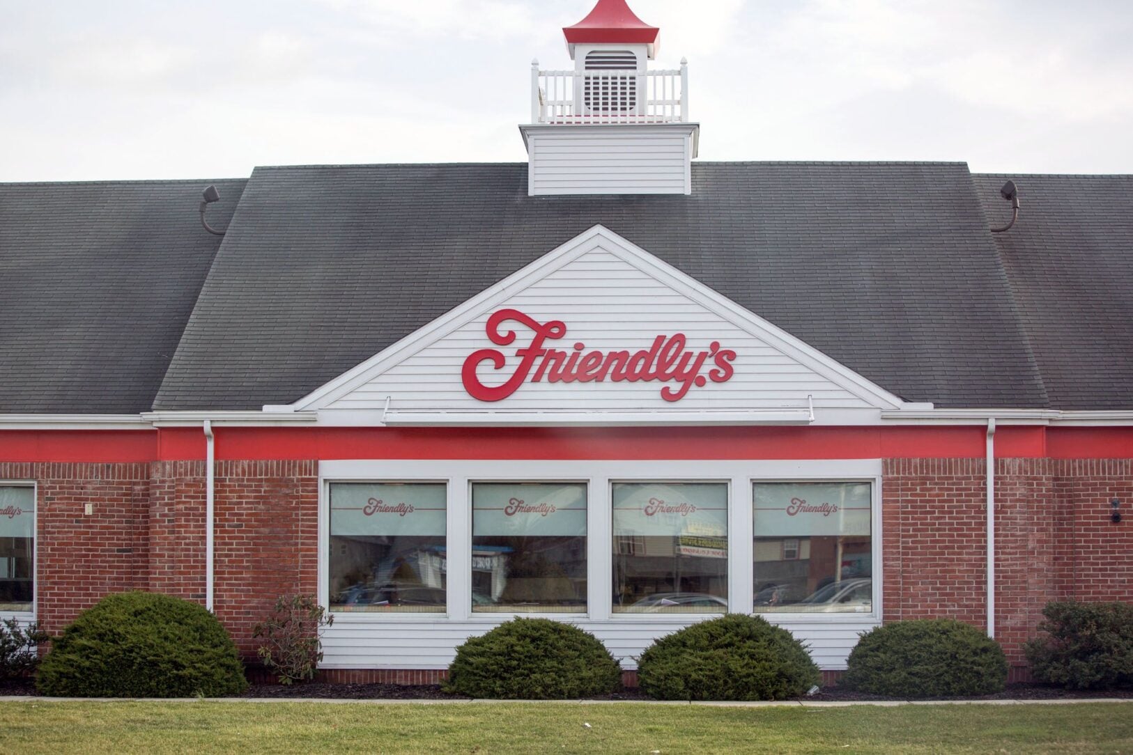 23 Restaurants That Offer Free Drink Refills — Cheapism