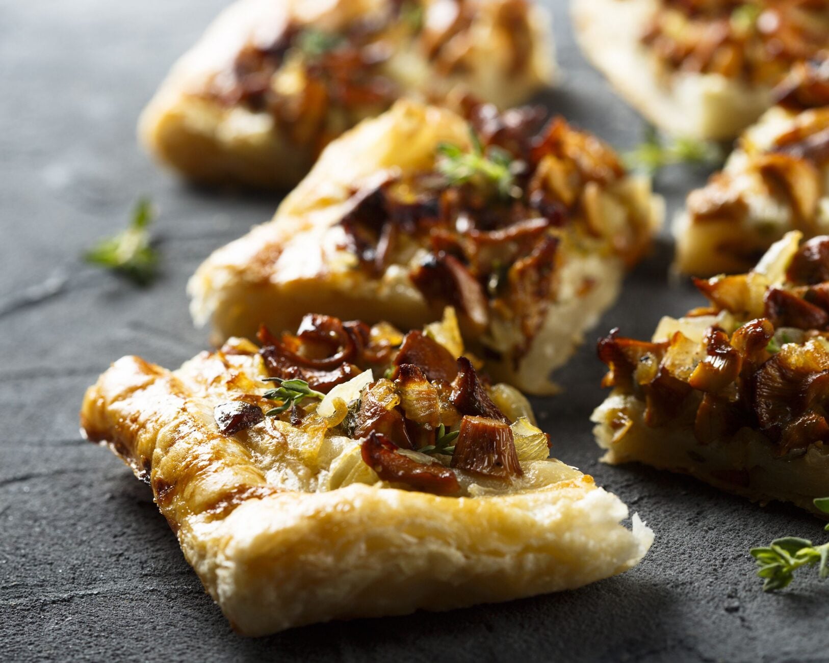 25 Cheap Appetizers for Parties on a $7 Budget
