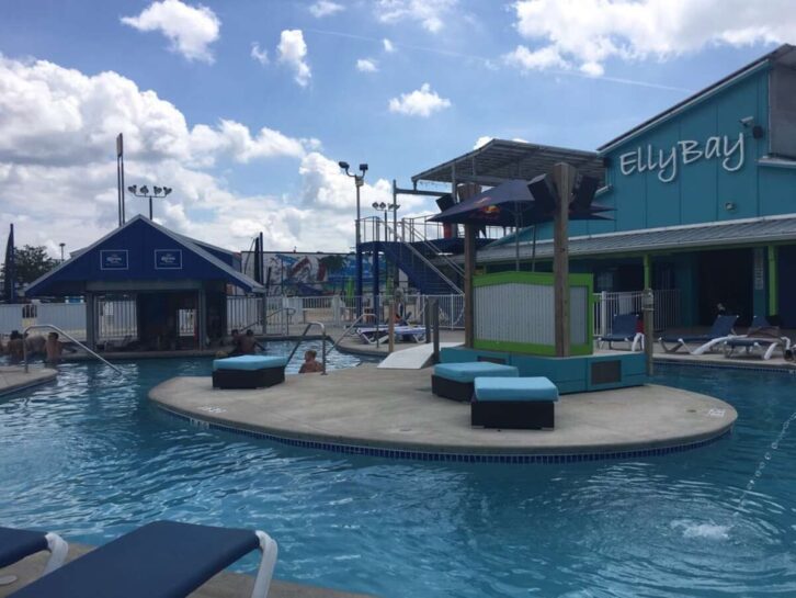 14 Incredible Swim-Up Pool Bars in the U.S.
