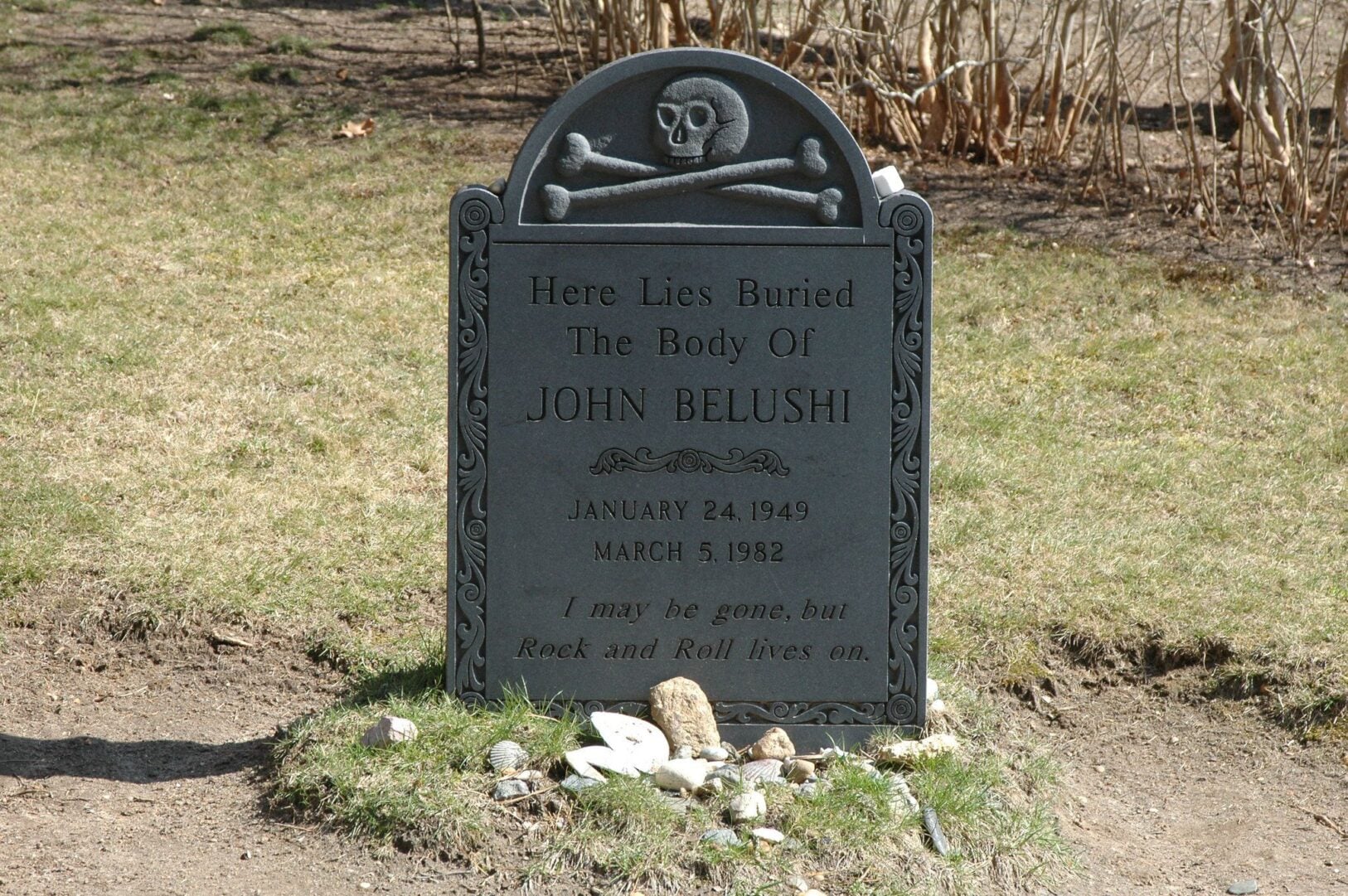 50 Famous Graves and Cemeteries Around the World