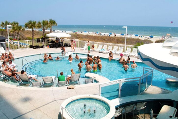 14 Incredible Swim-Up Pool Bars in the U.S.