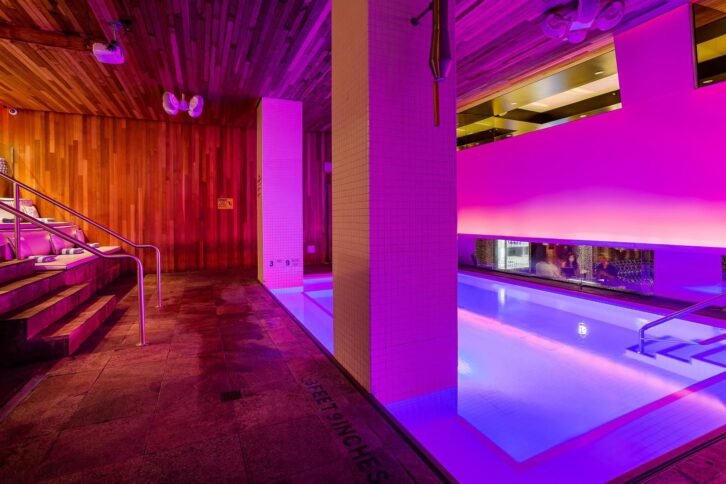 14 Incredible Swim-Up Pool Bars in the U.S.