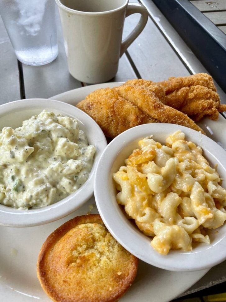 12 Old-School Diners in America That Feel Like the ’50s