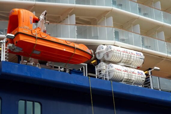 Cruise Employees Share What It's ACTUALLY Like To Work on a Cruise Ship