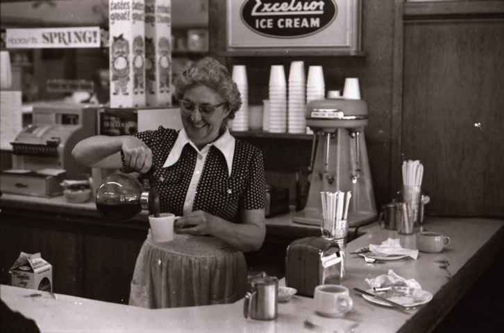 15 Vintage Photos of Retro Diner Waitress Uniforms We Absolutely Love
