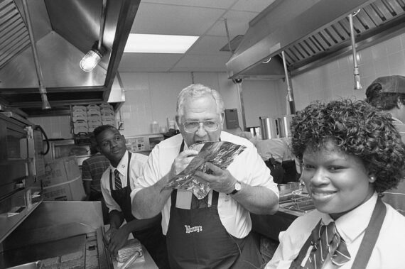 17 Photos of 1980s Fast-Food Restaurants