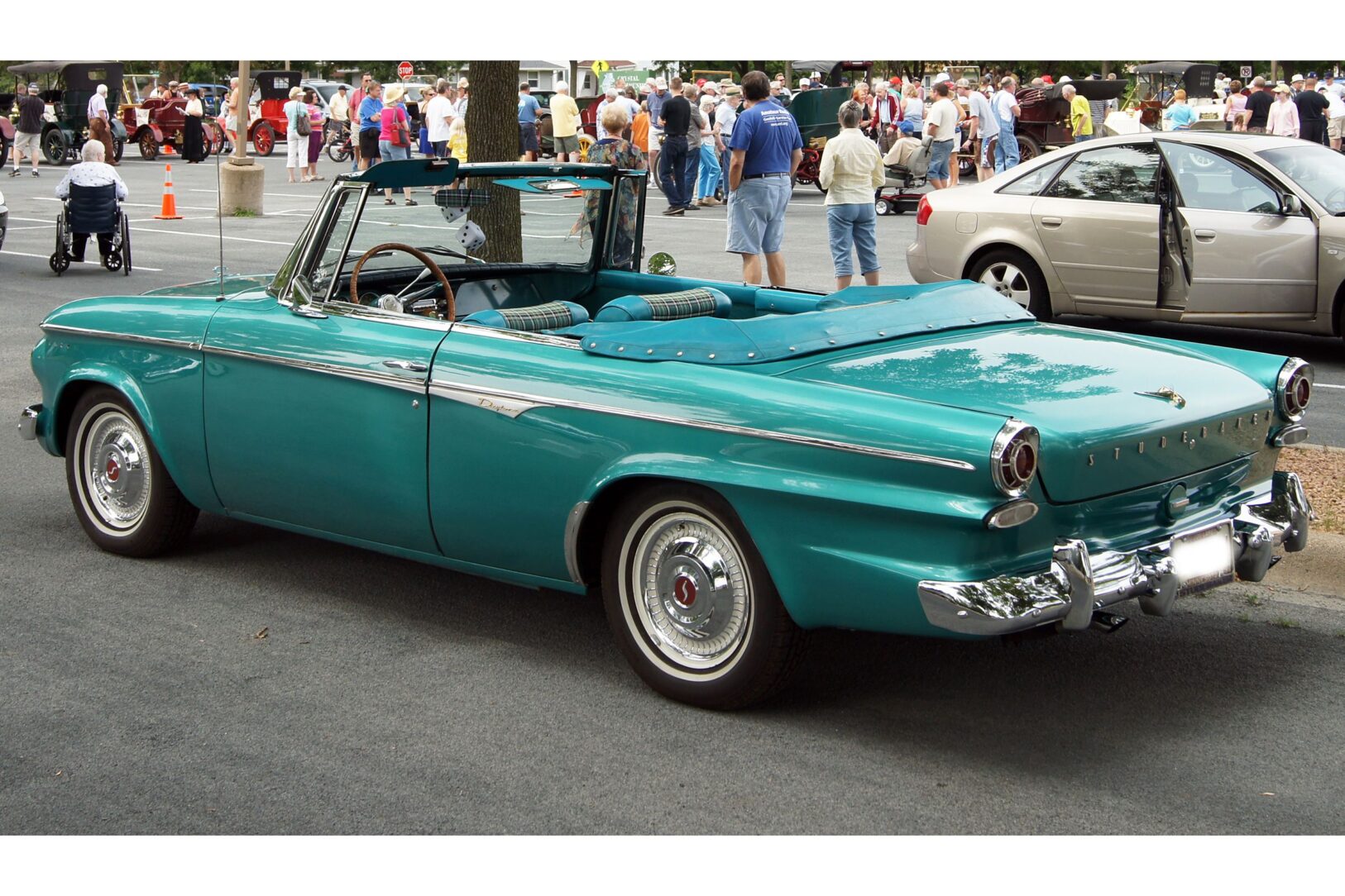 22 Vintage Convertible Cars That Are Collectible