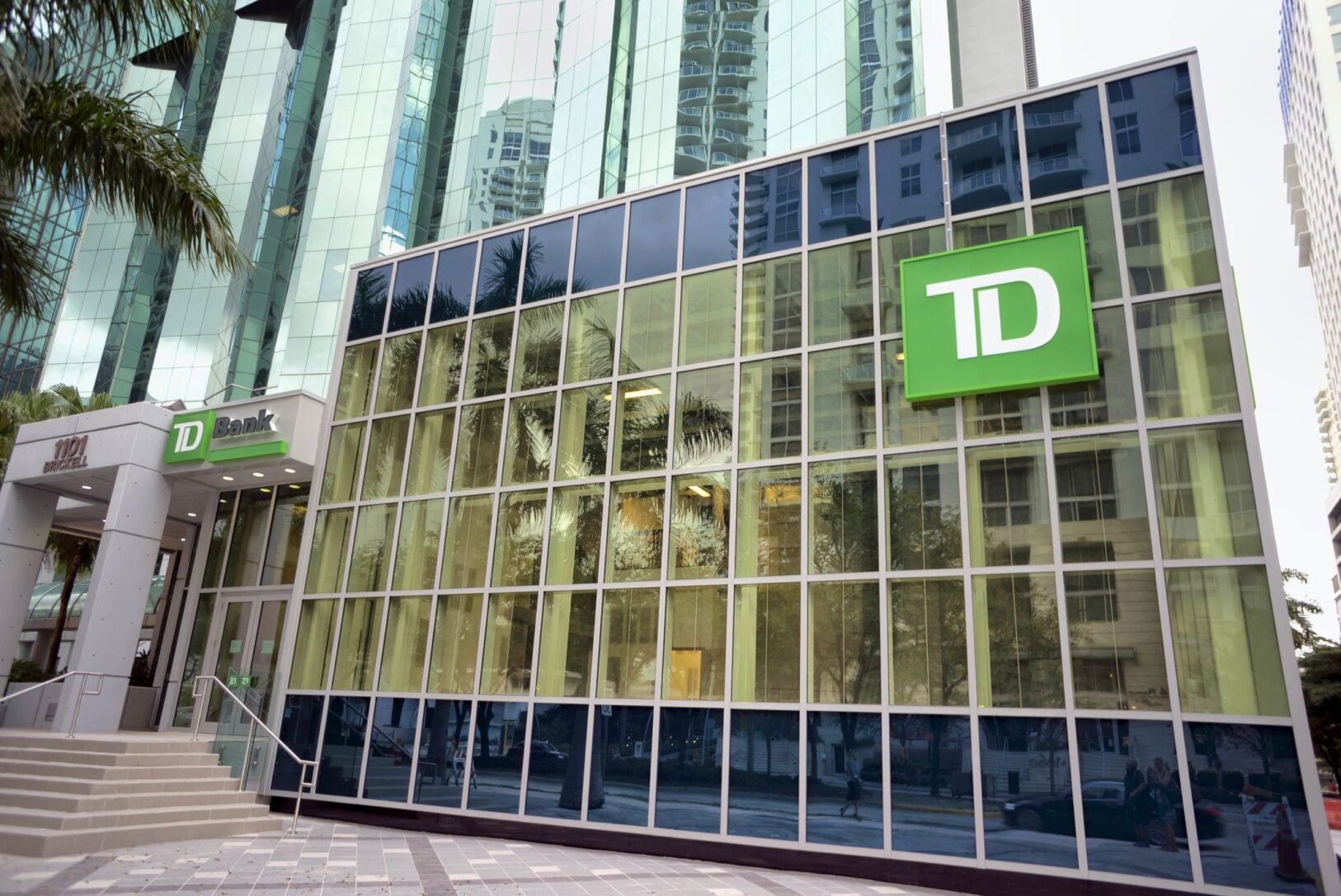 America’s 10 Worst Banks, According to Customers