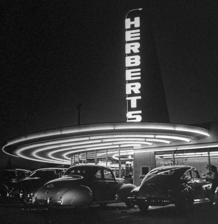 18 Vintage Photos of Drive-Ins Restaurants Across America