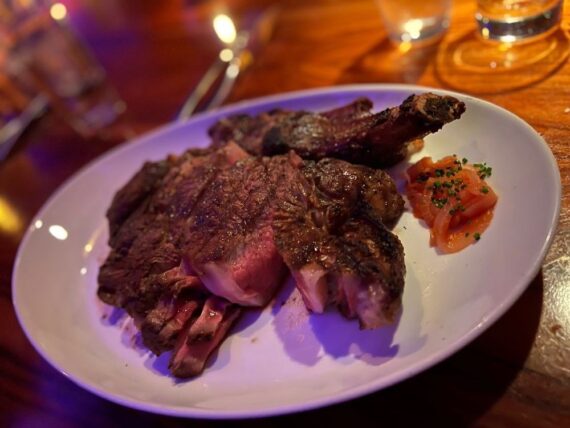 8 Steakhouse Chain Restaurants That Serve the Highest Quality Beef