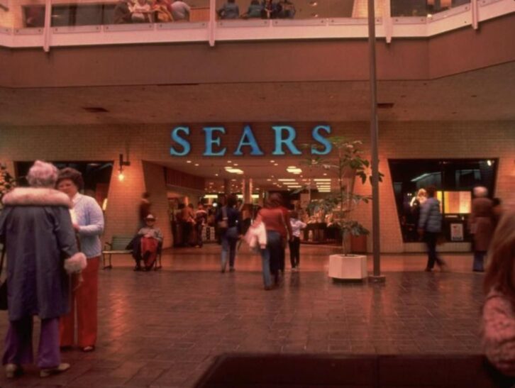 10 Classic Retail Stores Popular in the 1970s