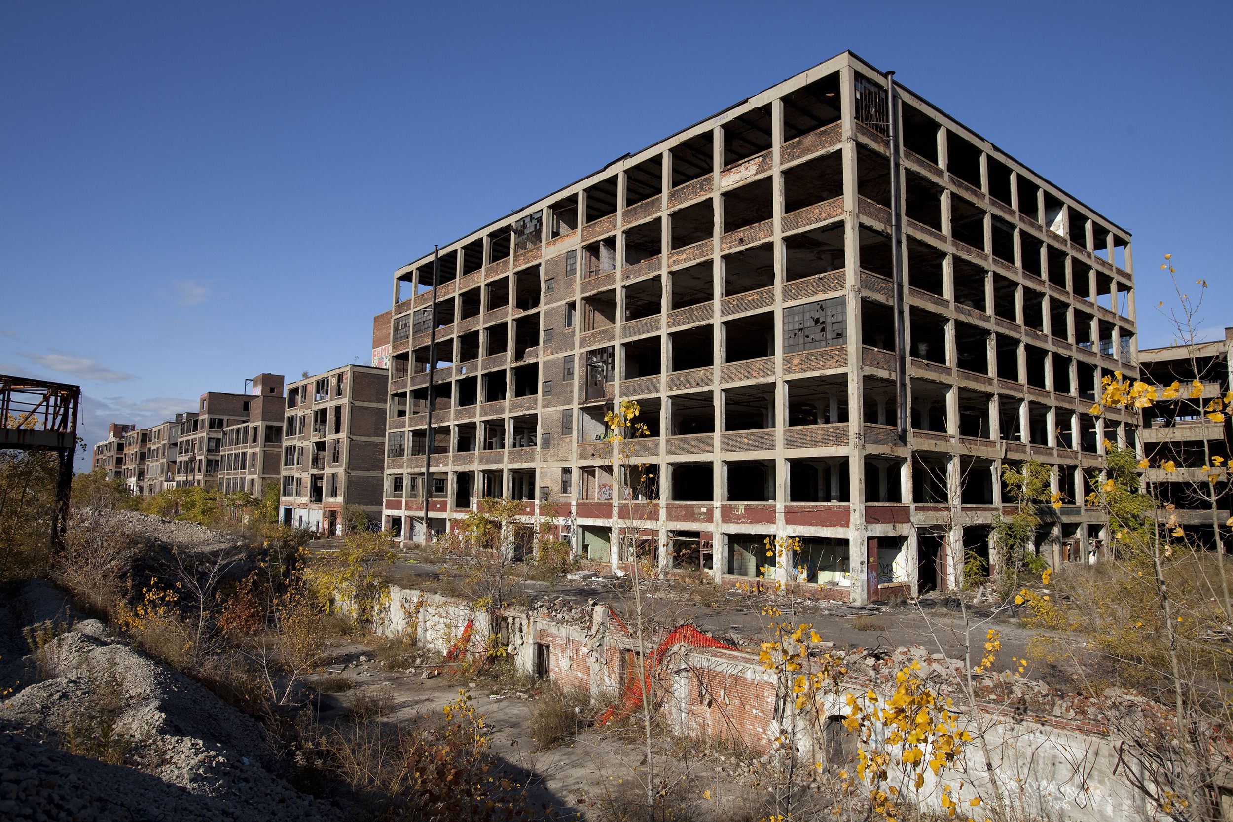 Abandoned Factories Across America: Then & Now Photos