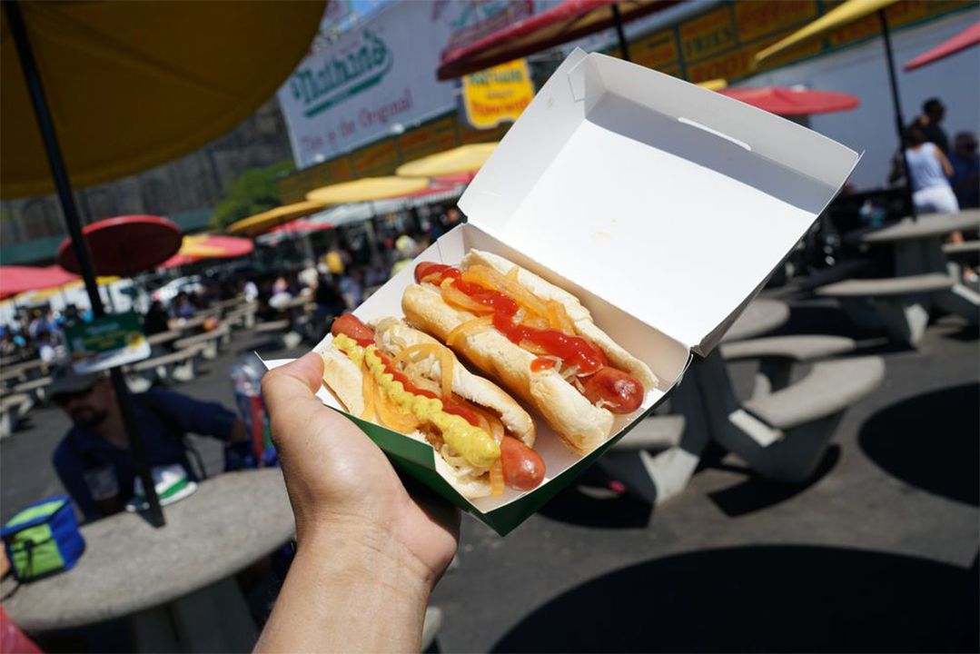 Hot Dog Etiquette: 10 Rules for Proper Frank Eating