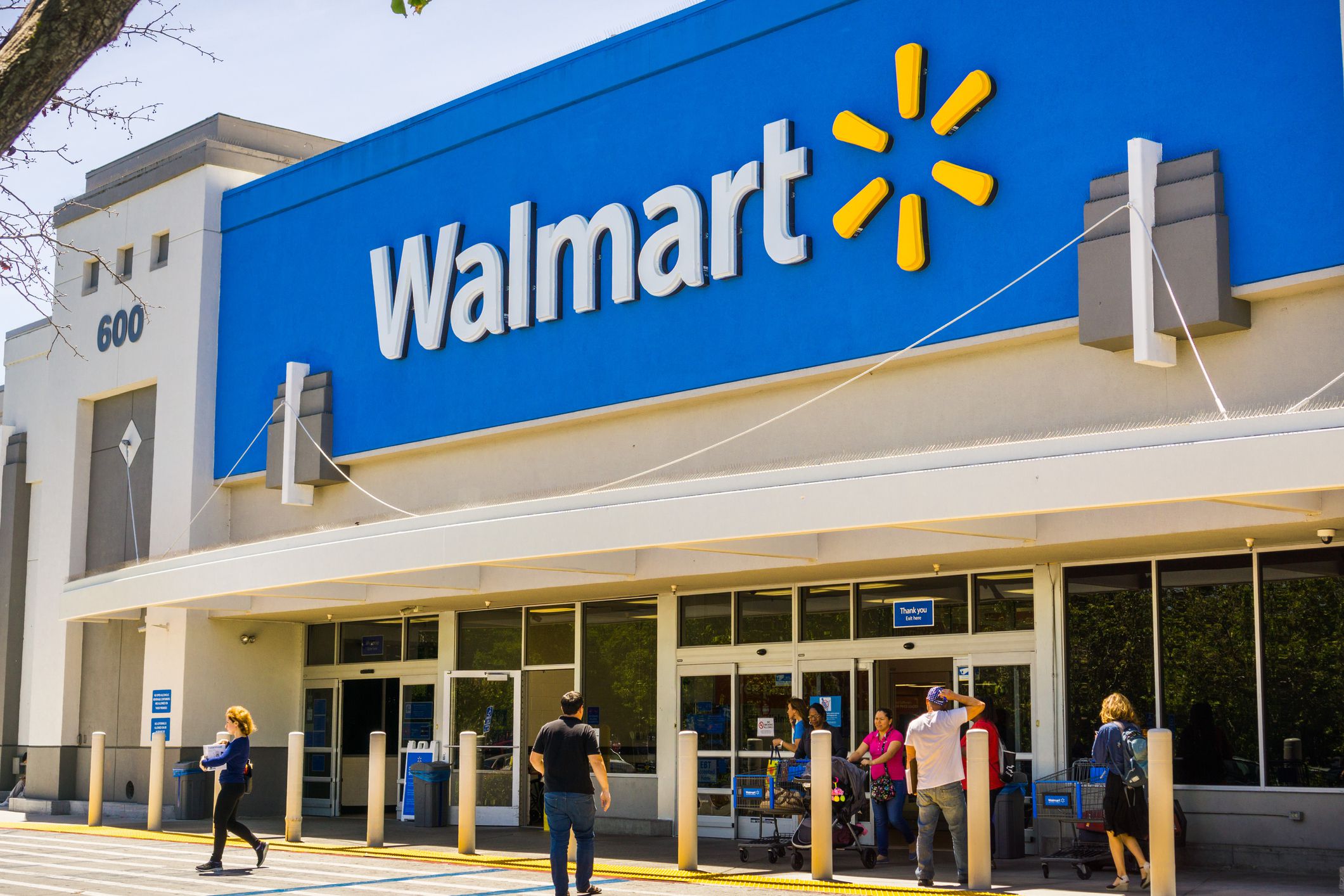 Walmart Puts the Lid on Prices for Its Own Brands
