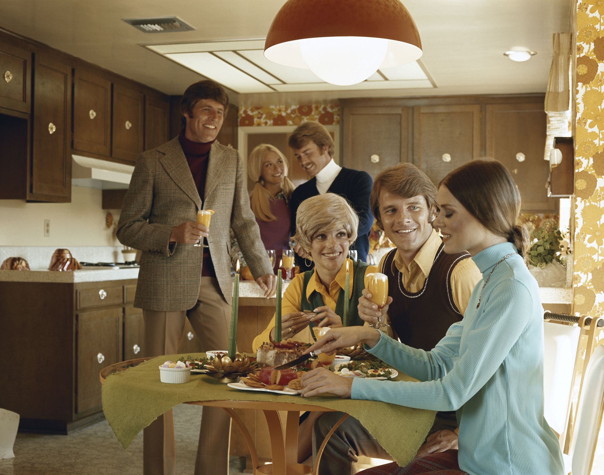 15 Groovy Photos of Middle-Class Kitchens in the 1970s
