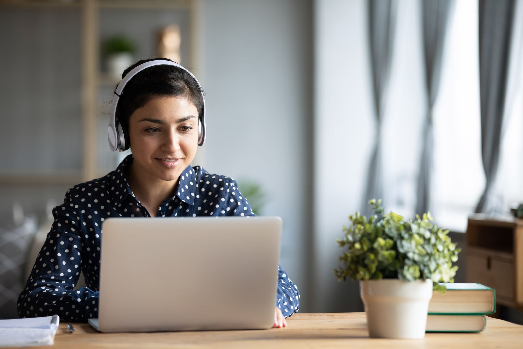 6 Best Side Hustles From Home, According to Frugal Redditors