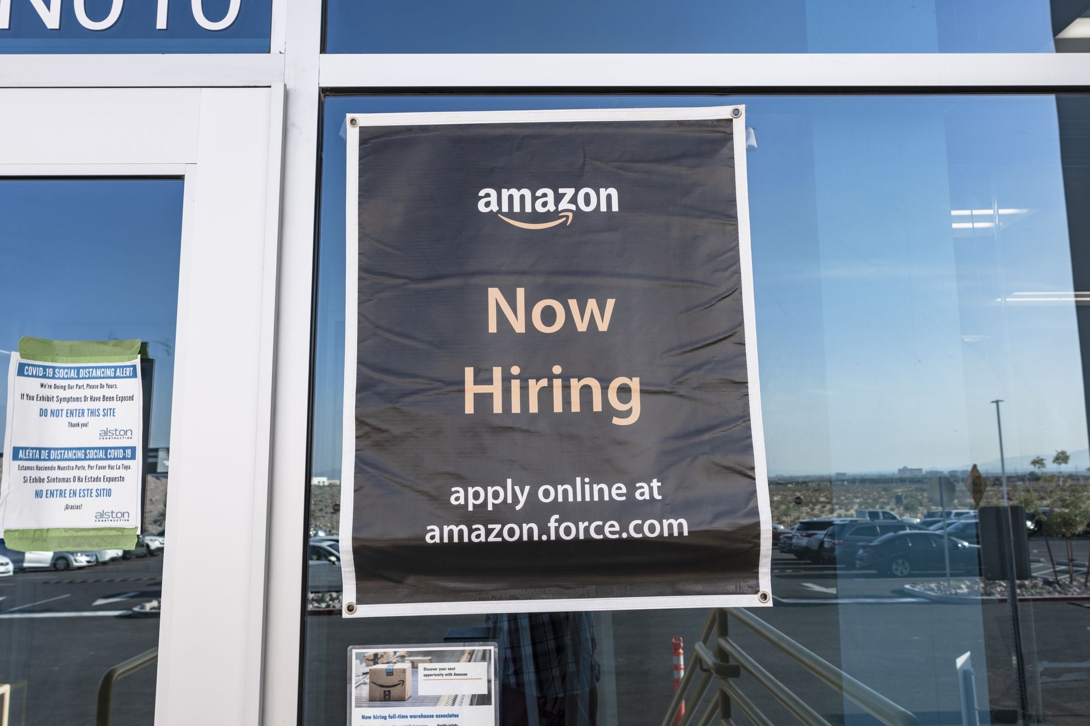 Seasonal Holiday Jobs: Companies Hiring Now Include Amazon