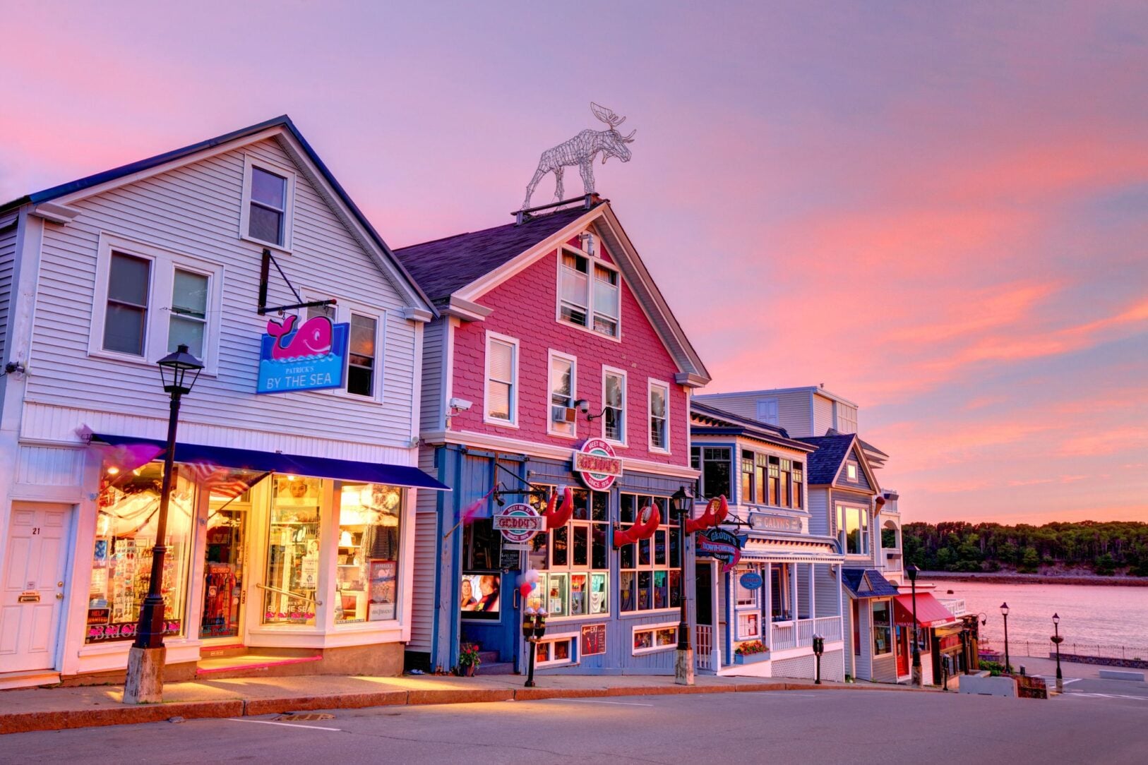50 Top Charming Small Towns for a U.S. Getaway
