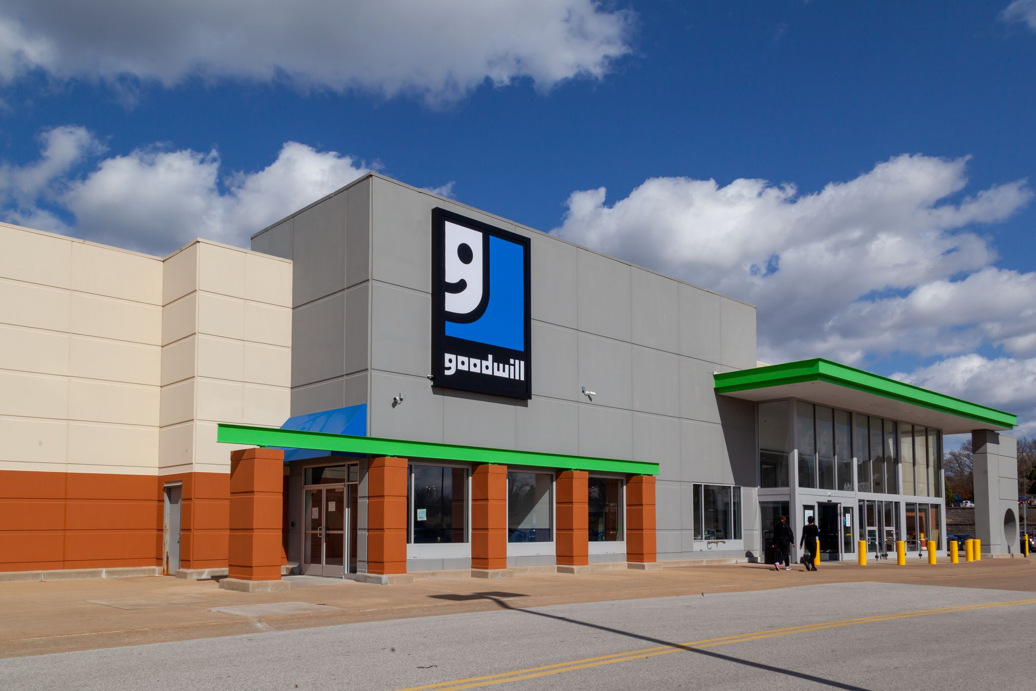 A Guide to GoodwillFinds, the Online Store for Goodwill