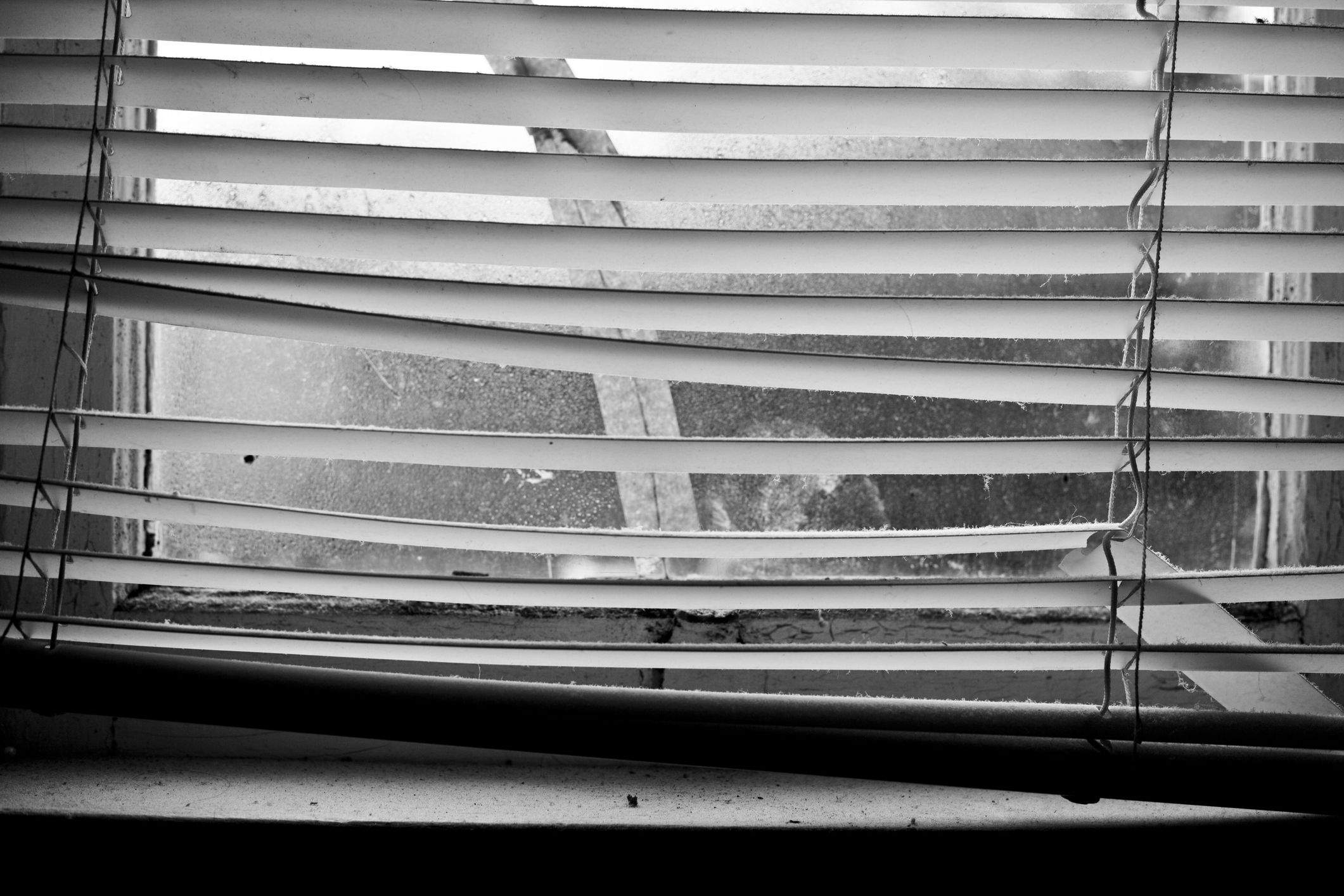 How to Fix Broken or Bent Window Blinds, According to Redditors