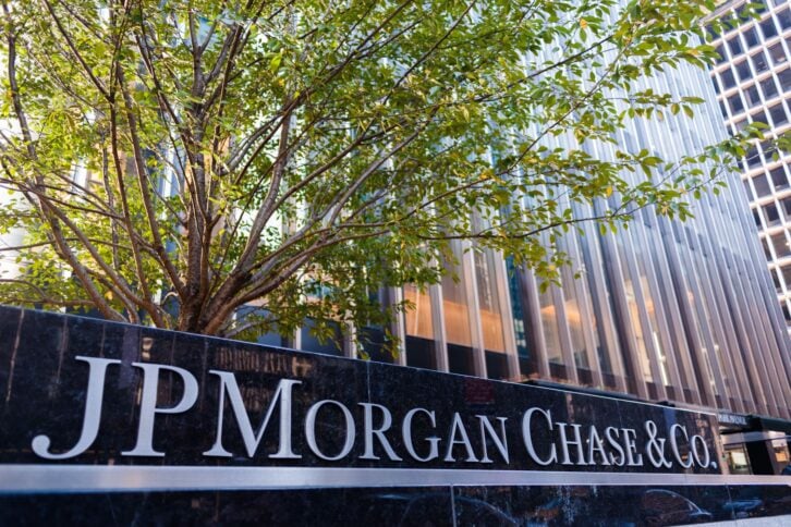 America’s 10 Worst Banks, According to Customers