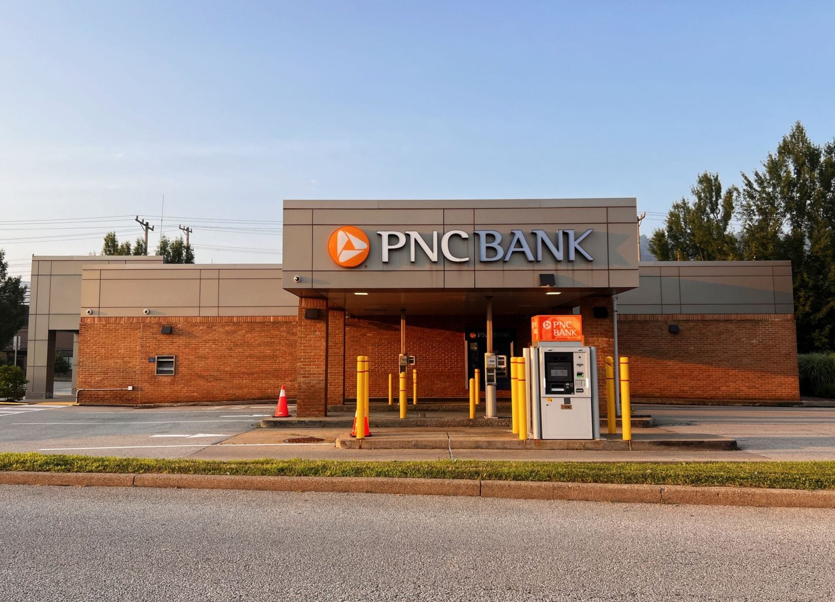 America’s 10 Worst Banks, According to Customers