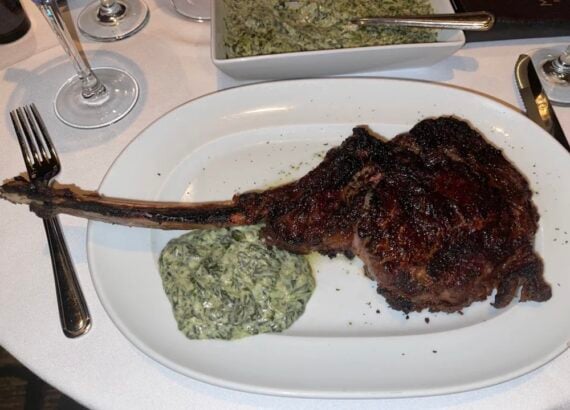 15 Biggest Steaks at Steakhouses Across America - Cheapism