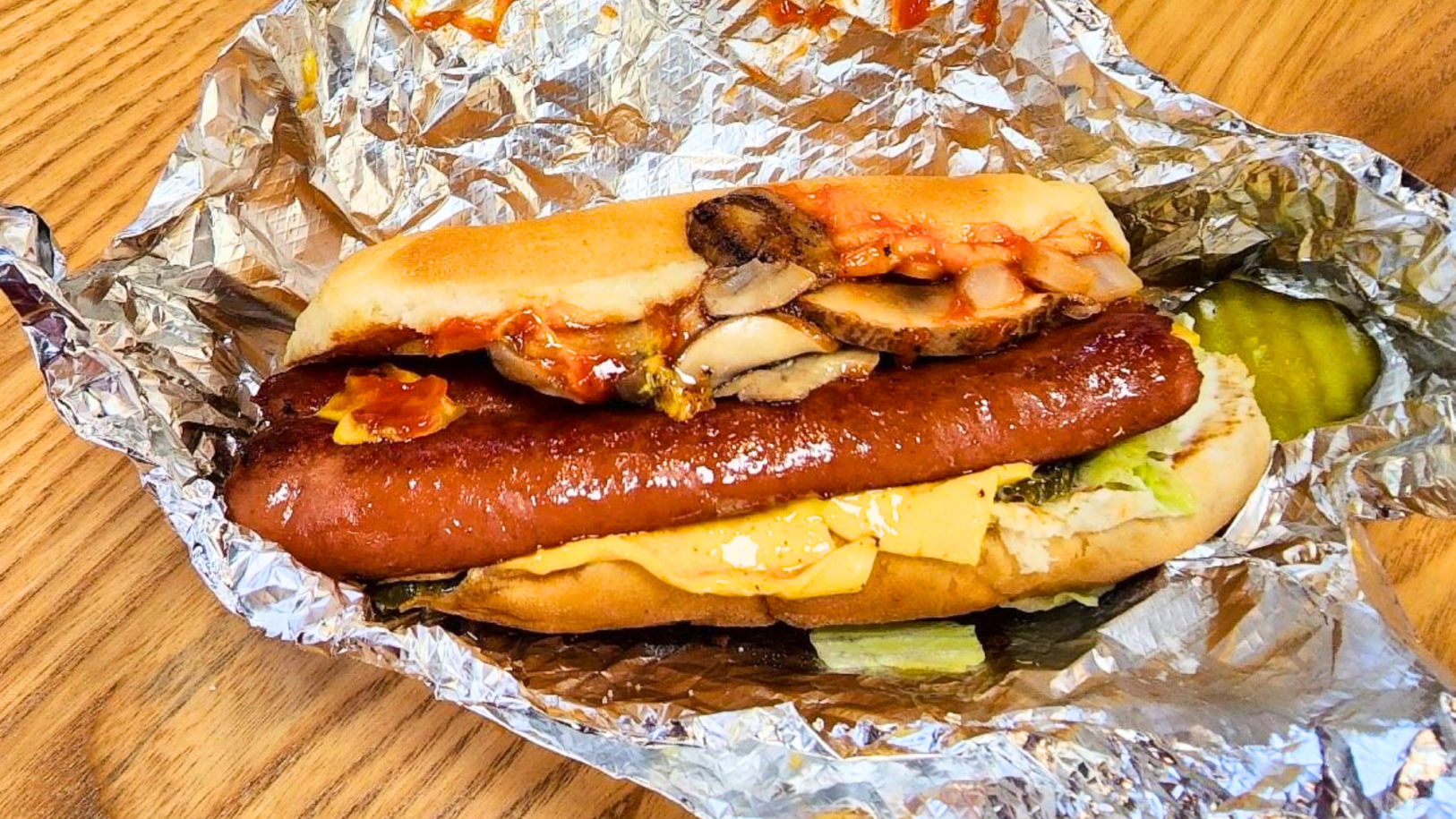 Fast-Food Hot Dogs: 6 Winners and 6 Disappointing Picks